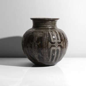 Ladi Kwali (Nigerian, c.1925-1984), Water Pot, circa 1962 | Barnebys